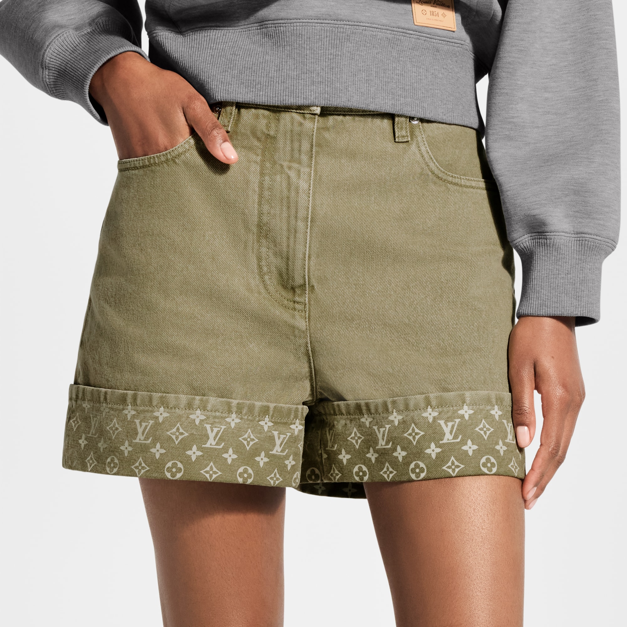 Pantalones cortos Monogram con efecto invertido - Novedades Mujer ...